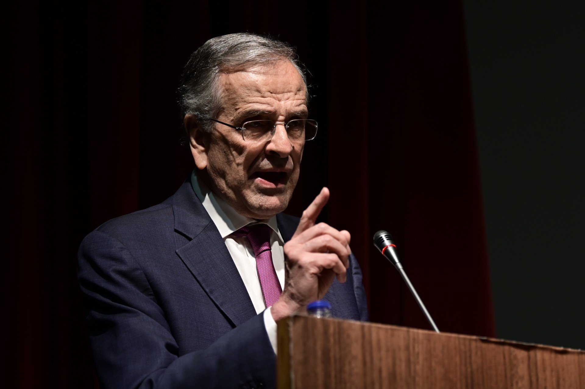 Σε… βαθιά κατάψυξη οι σχέσεις τους: Δεν πήγε τελικά ο Σαμαράς στην ...