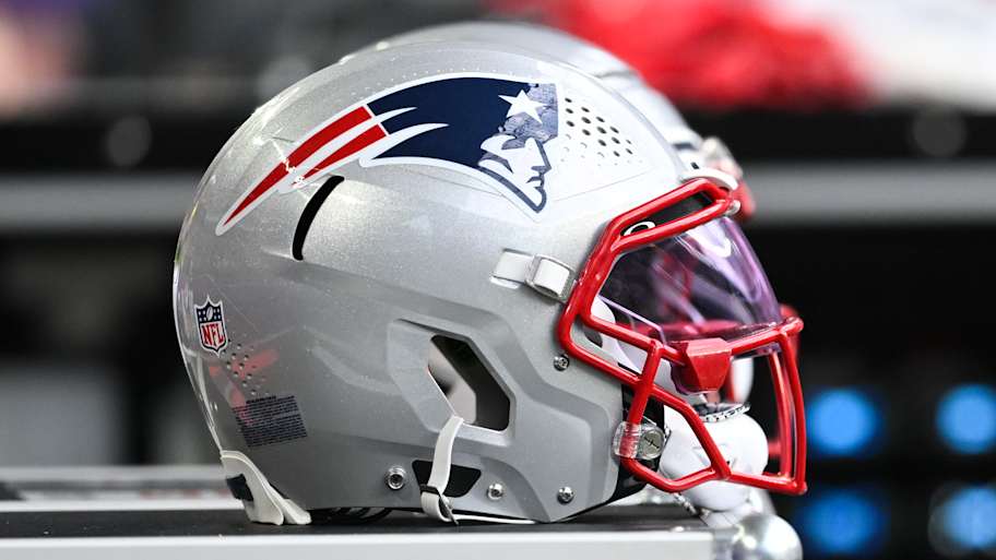 Patriots unveil new uniform combo for Week 6 and fans aren't thrilled