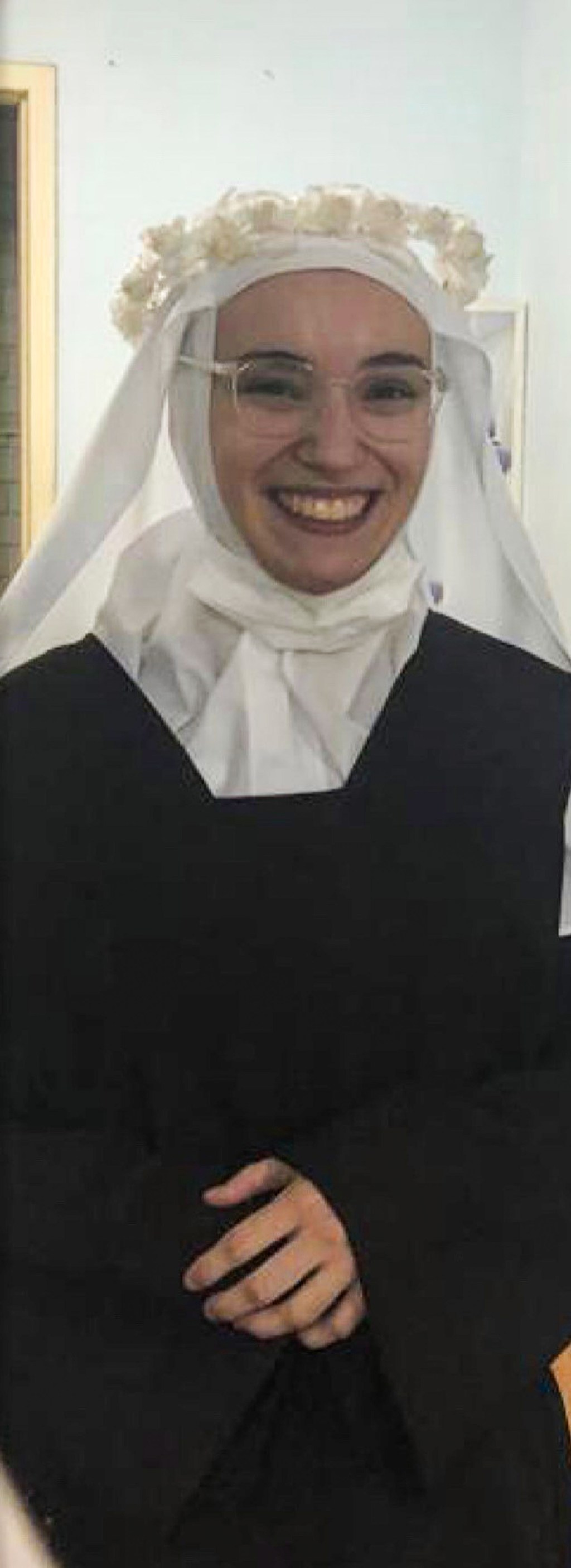 Nun who became an influencer marries priest after they quit church
