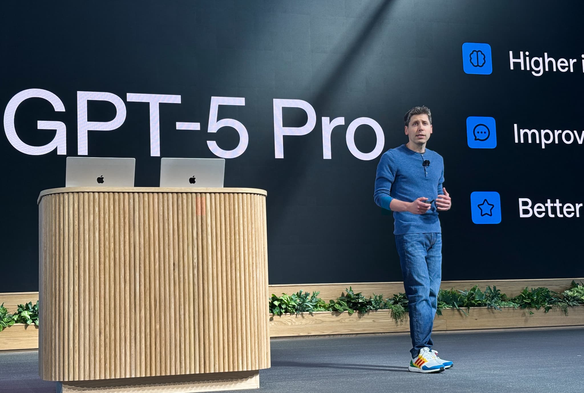 ChatGPT: plus de 800 millions d'utilisateurs, un futur système d ...