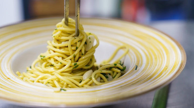 The Genius Way Giada De Laurentiis Plates Her Pasta