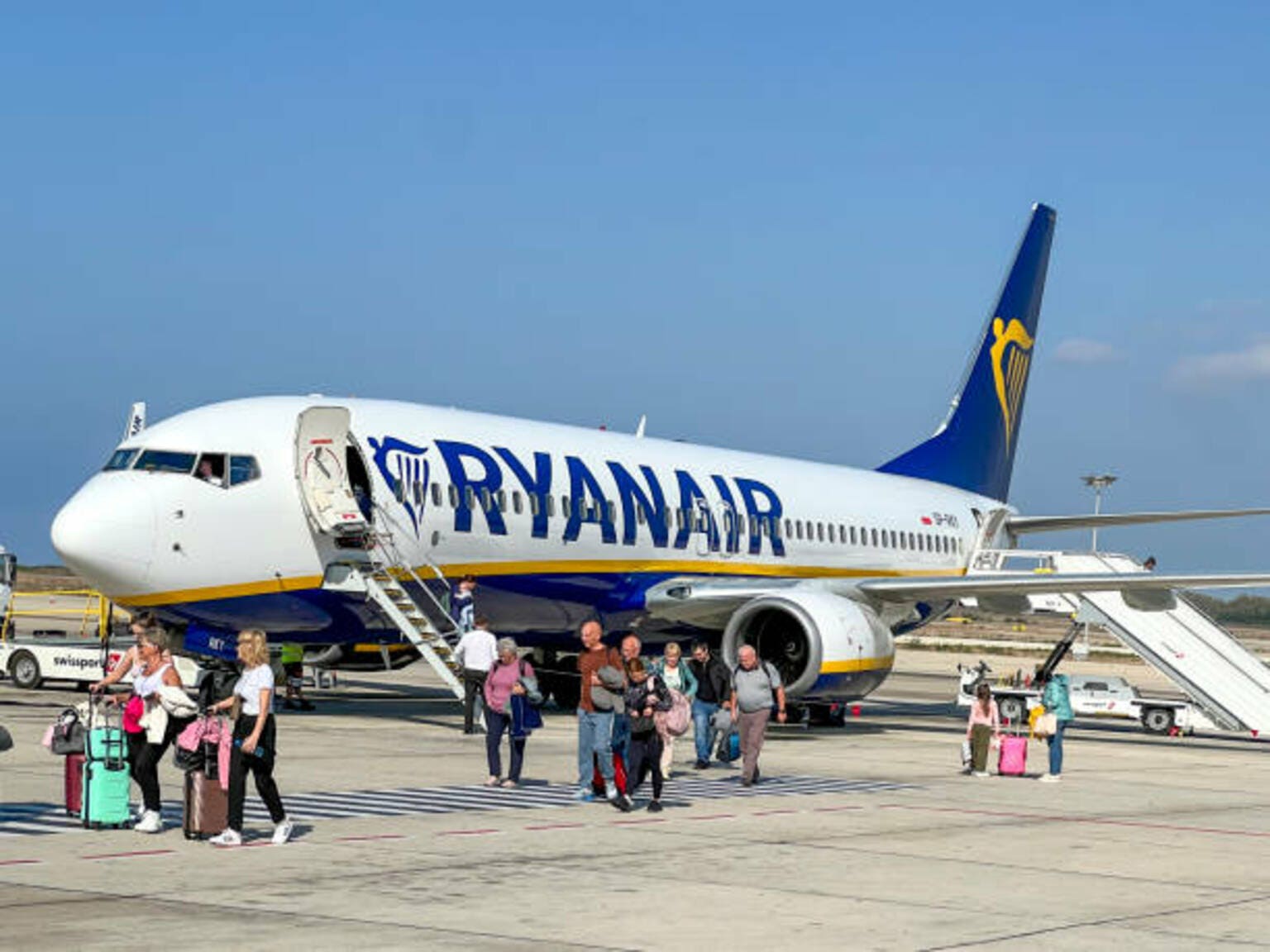 Ryanair takes delivery of 10 Boeing jets amid boost to 737 output
