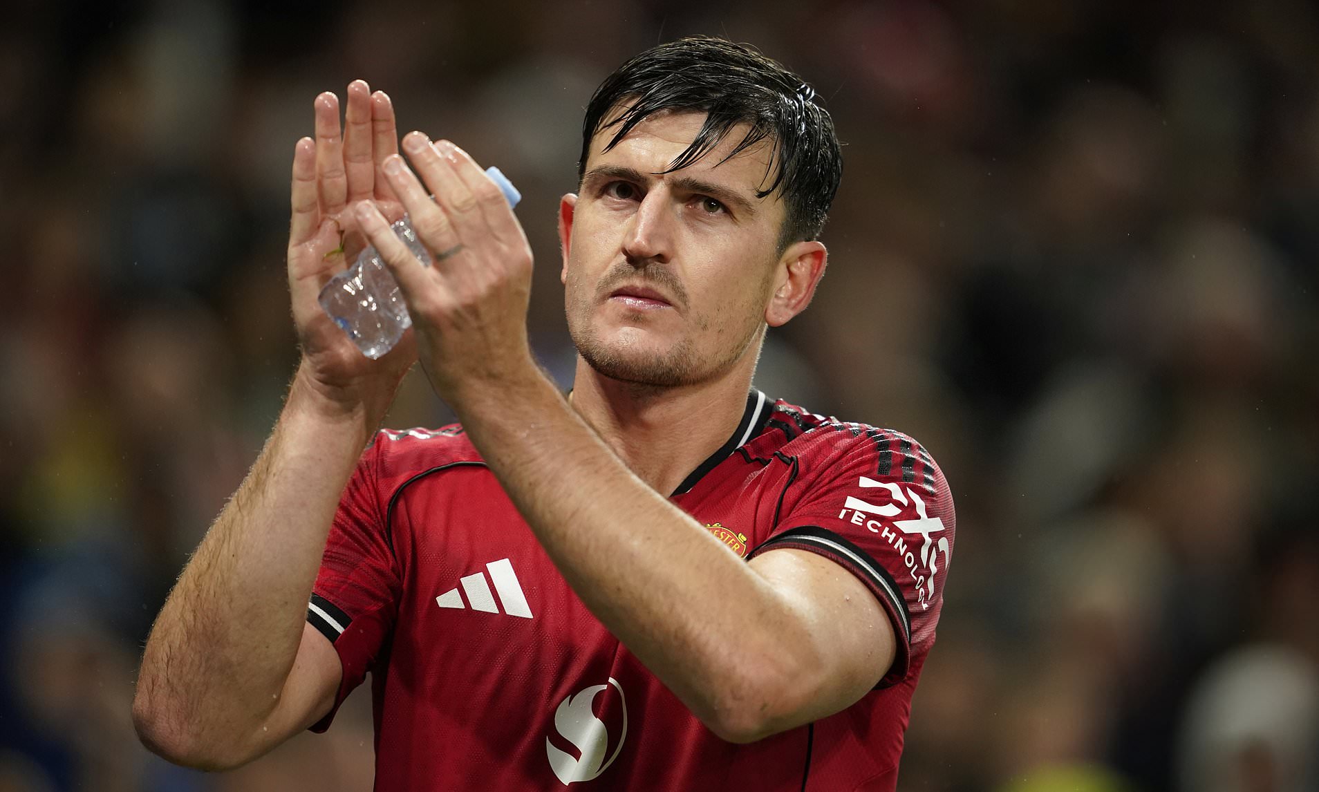 Manchester United in talks with Harry Maguire over a new contract amid ...