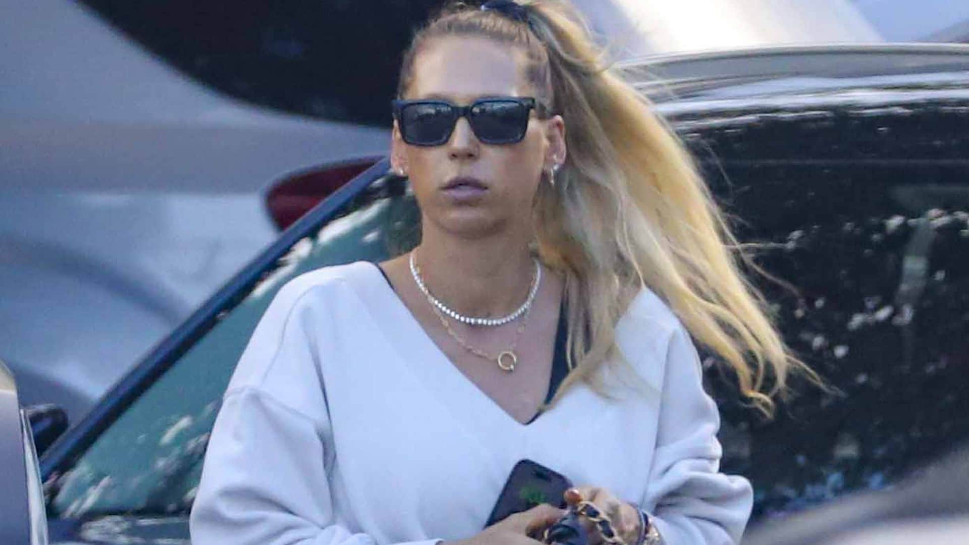 Anna Kournikova luce una pancita de embarazo más notoria que nunca