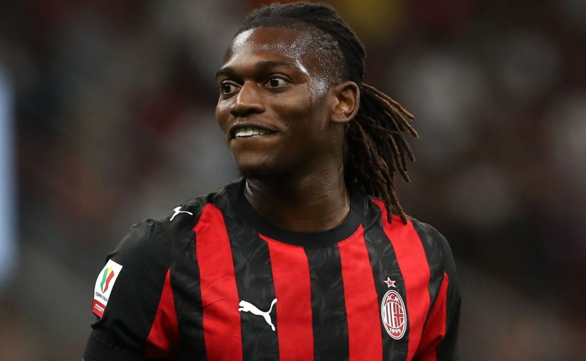 Christian Pulisic’s AC Milan teammate Rafael Leao reportedly receives ...