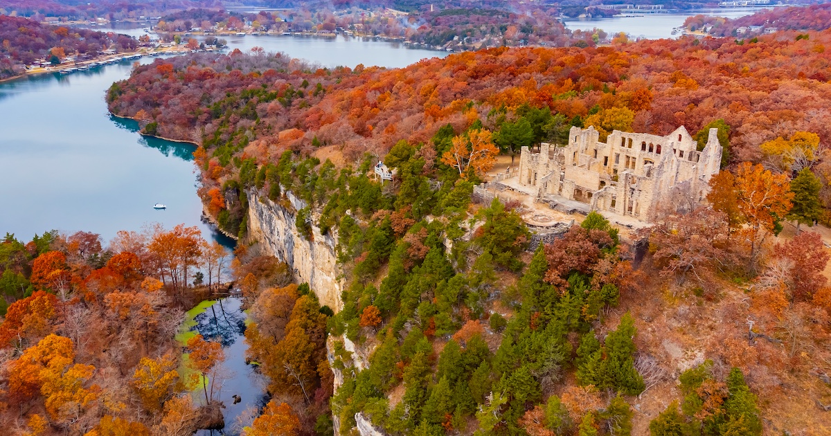 11 Breathtakingly Beautiful Places Fall Destinations In Missouri