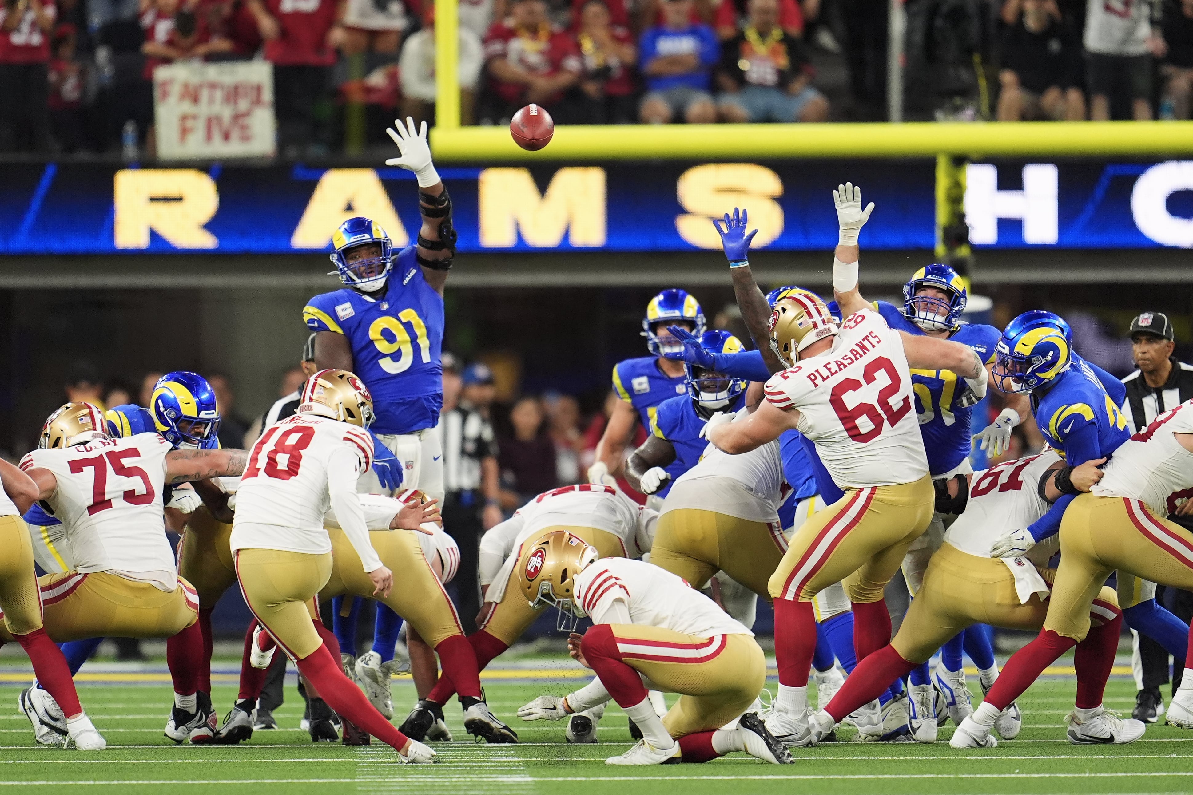 NFL's Long-Distance Field Goals Redefine Close Game Outcomes