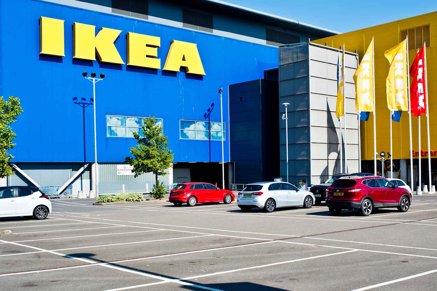 Costco shoppers say this sleeper sofa works like magic: "Truly one step"