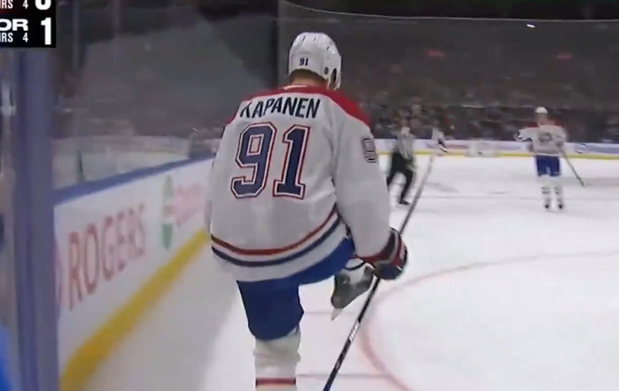 Oliver Kapanen scores the Habs’ first goal of the season