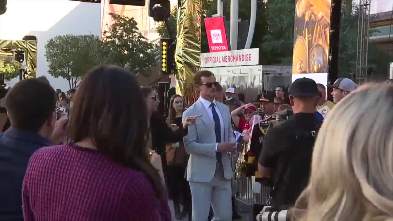 Vegas Golden Knights walk the gold carpet, ringing in the 2025-26 ...