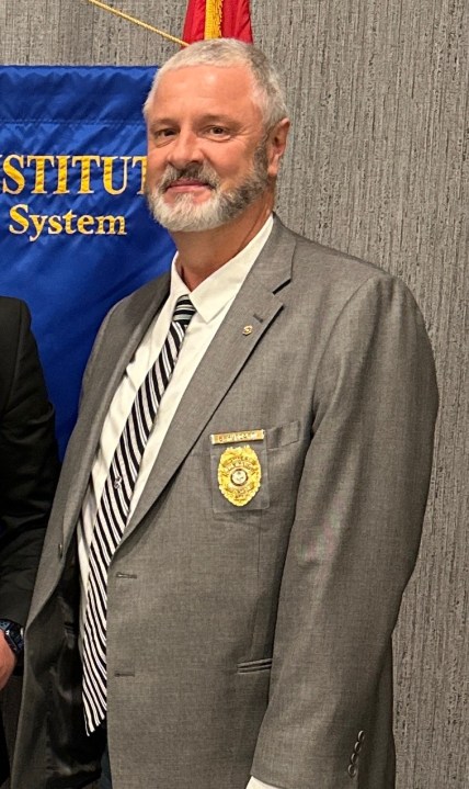 Former Farmington police chief Hubbard dies