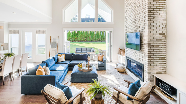 5 Of The Biggest Mistakes You're Making When Decorating In Farmhouse Style