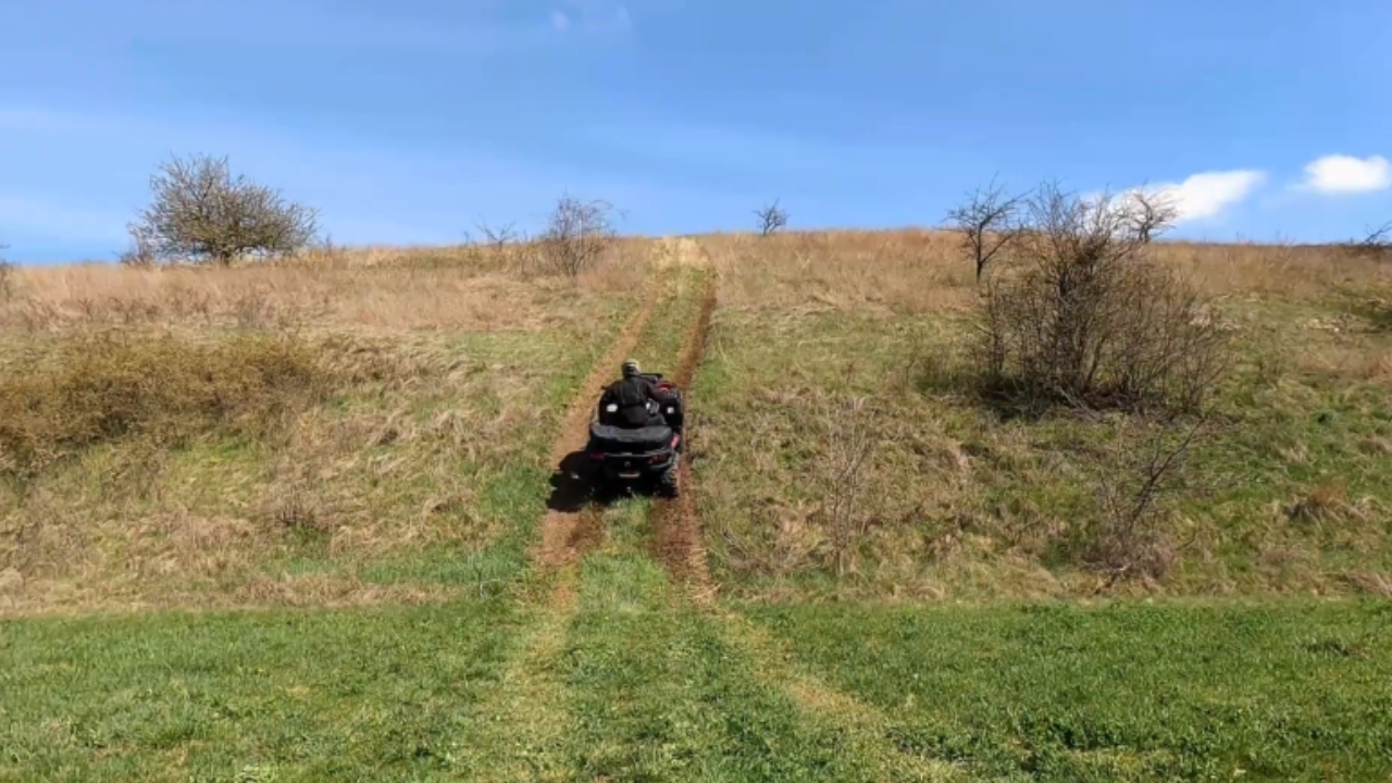 Can-Am Outlander 1000 XXC Flips Over in Shocking ATV Rollover Incident