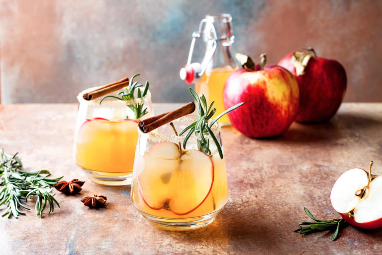 14 Fall Mocktails to Sip on for a Sober Autumn
