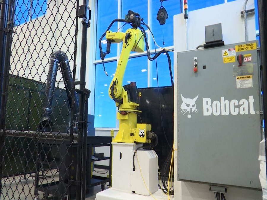Doosan Bobcat donates robotic welder to BSC for Manufacturing Day