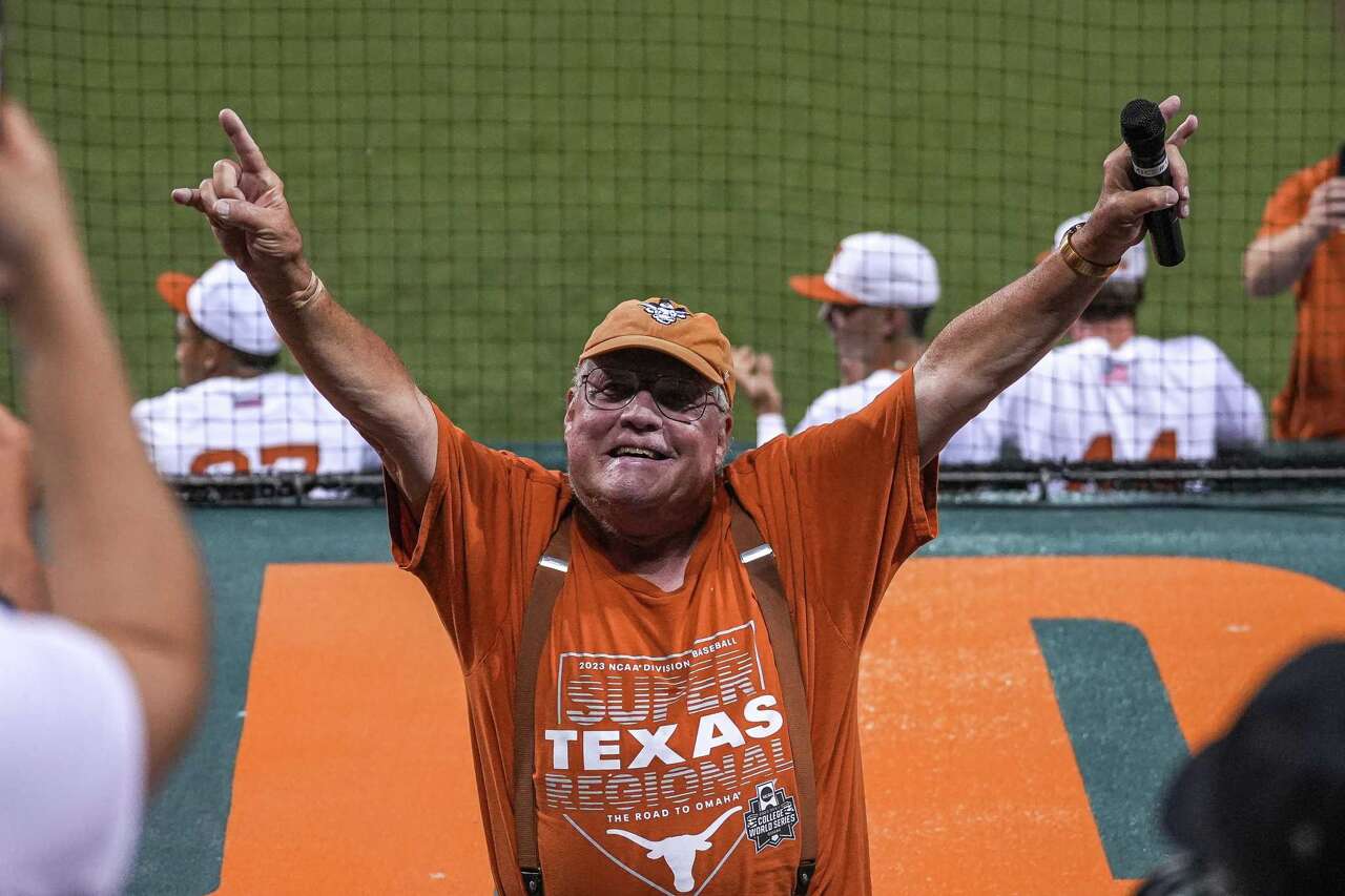 After 1,564 straight baseball games, UT fan Scott Wilson dies at 74