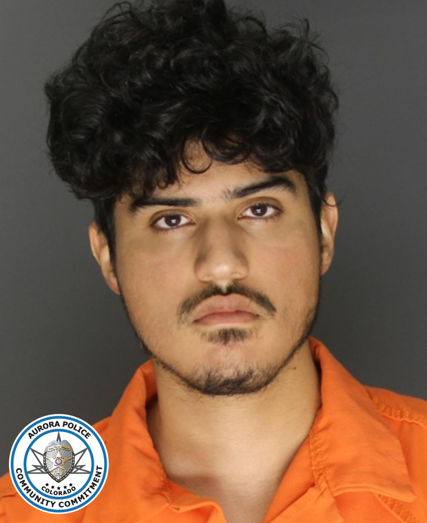 Three people stabbed in fight outside of Aurora restaurant, one arrested