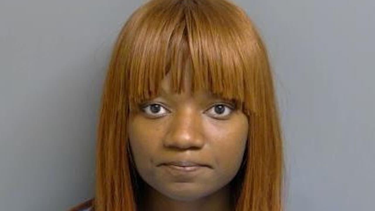 Relative Of Mcdonald S Murder Victim Brings Knives To Court Hearing Paused