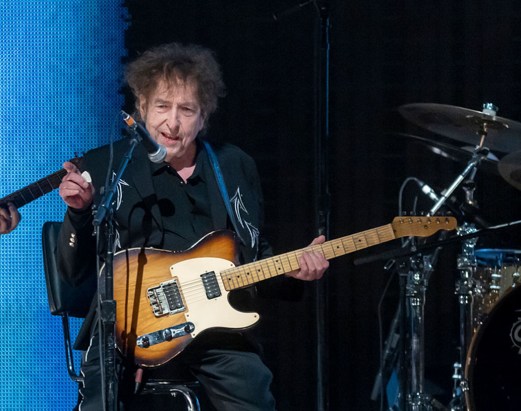How Bob Dylan Made a Stunning Return to the Top of the Album Chart for ...