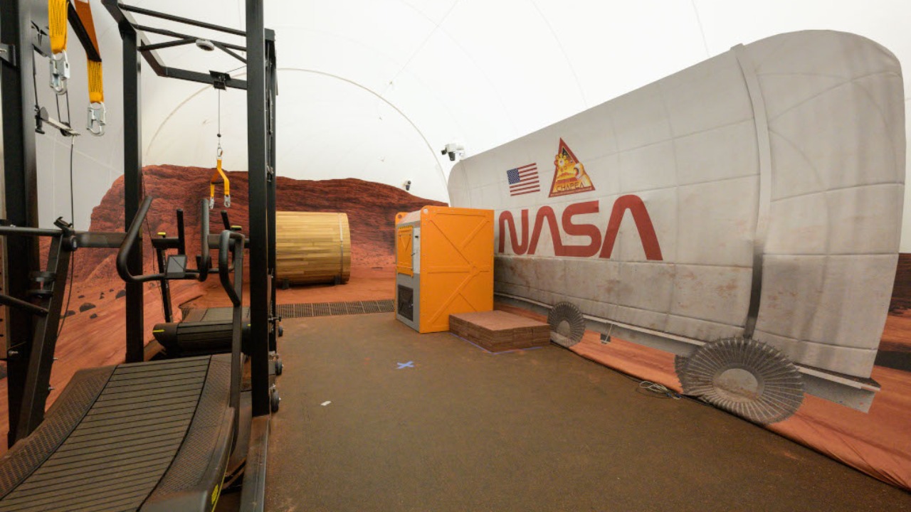NASA Taps Air Force Pilot to Lead New Mars Mission Test