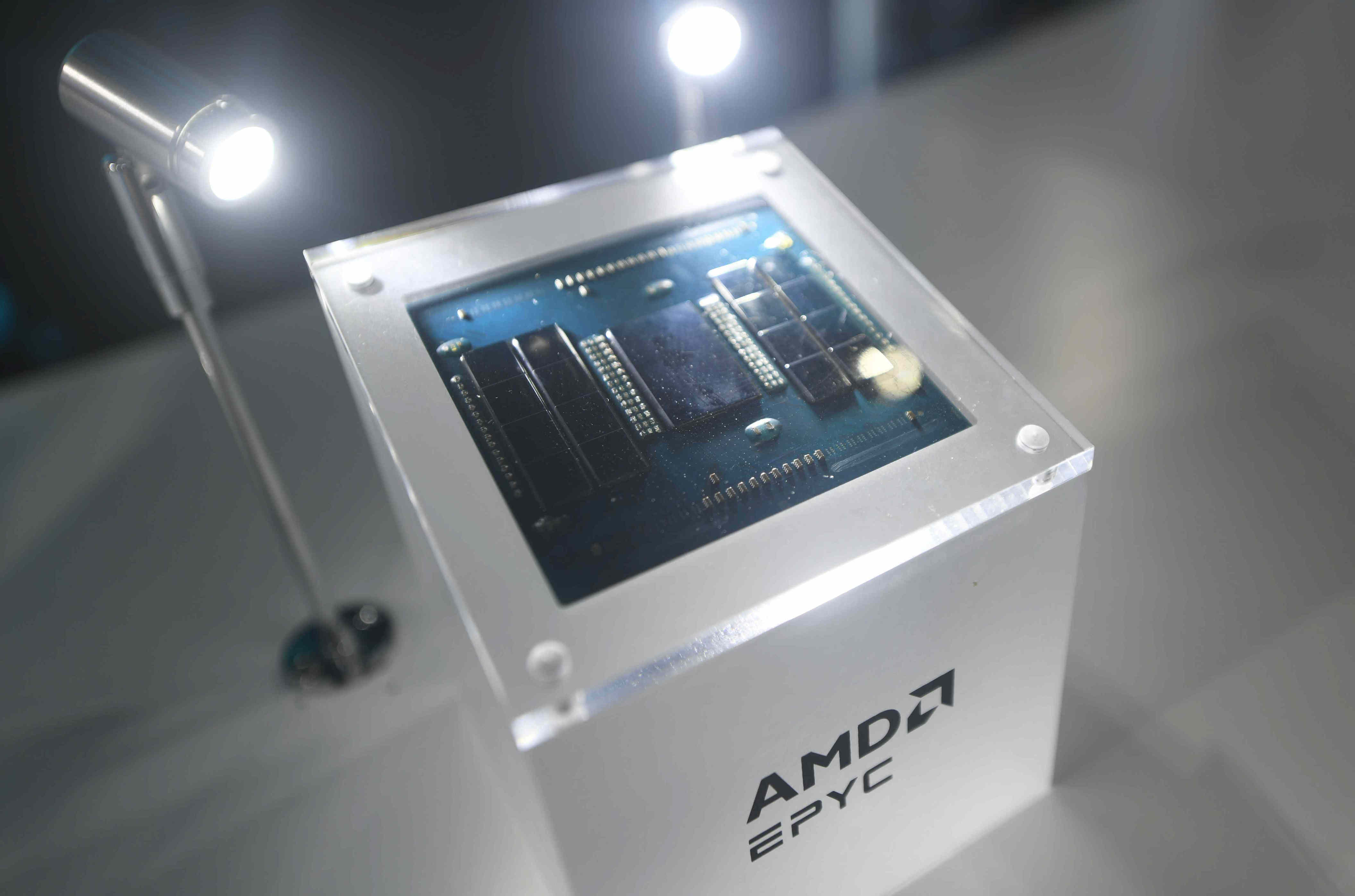 S&P 500 Gains and Losses Today: AI-Fueled Rally Powers Index to Fresh High