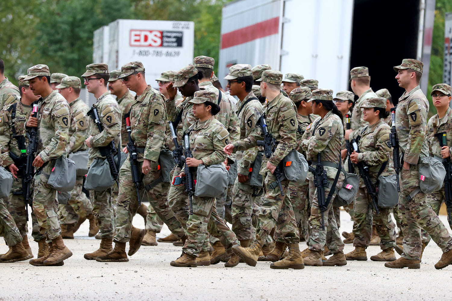 500 National Guard troops arrive in Chicago area amid resistance from ...