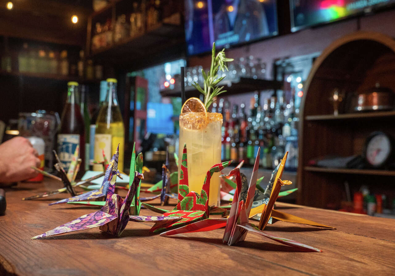 Sixth Ward bar the Bell and Crane opens in former Hendo's space