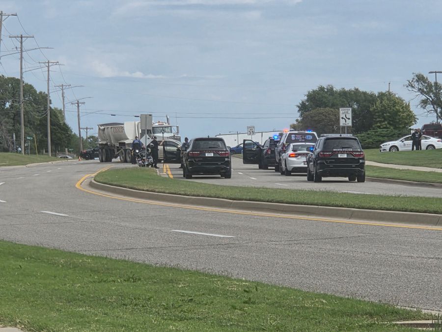 One dead in crash with semi-truck in east Wichita