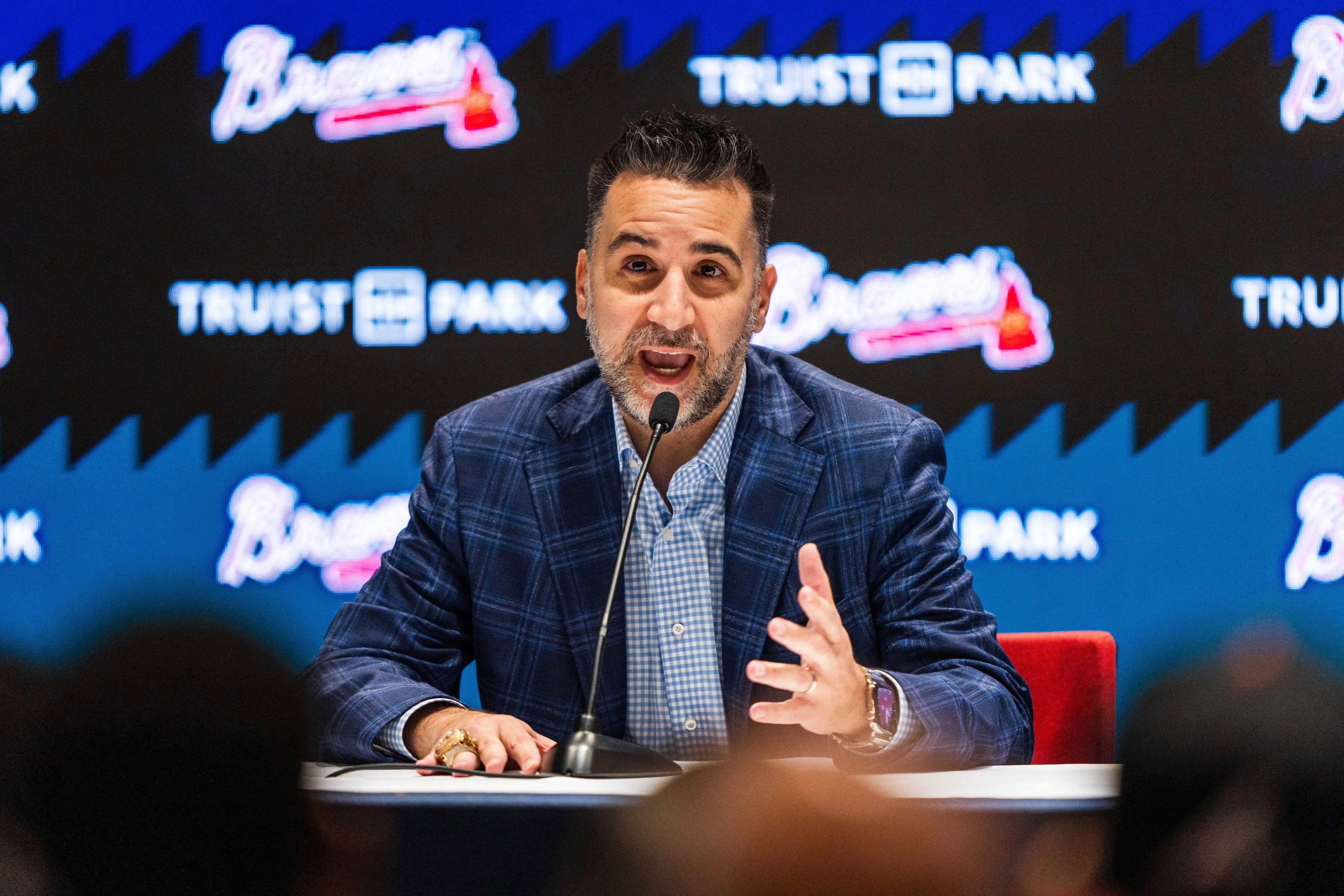 Braves sign 13-year veteran 1 day after he entered free agency