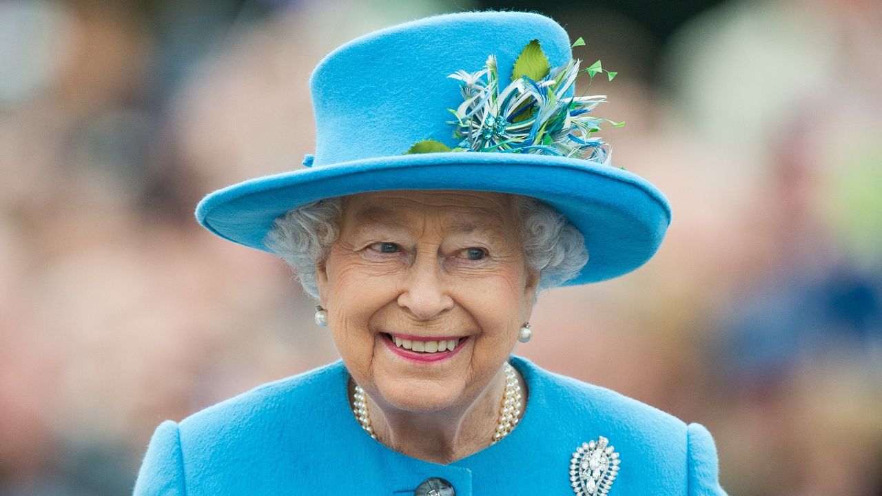 Queen Elizabeth's 'dignity' and 'grace' to be honored in new memorial ...