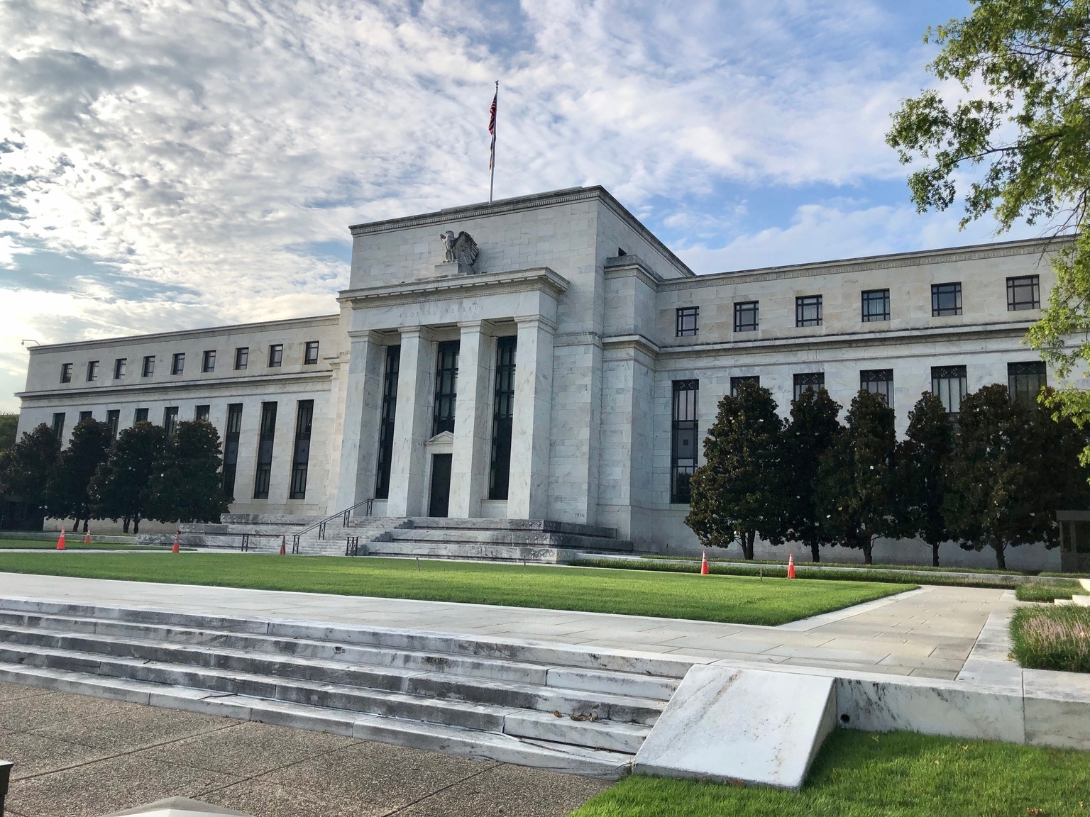 Most Fed members expect further policy easing, but others are more ...
