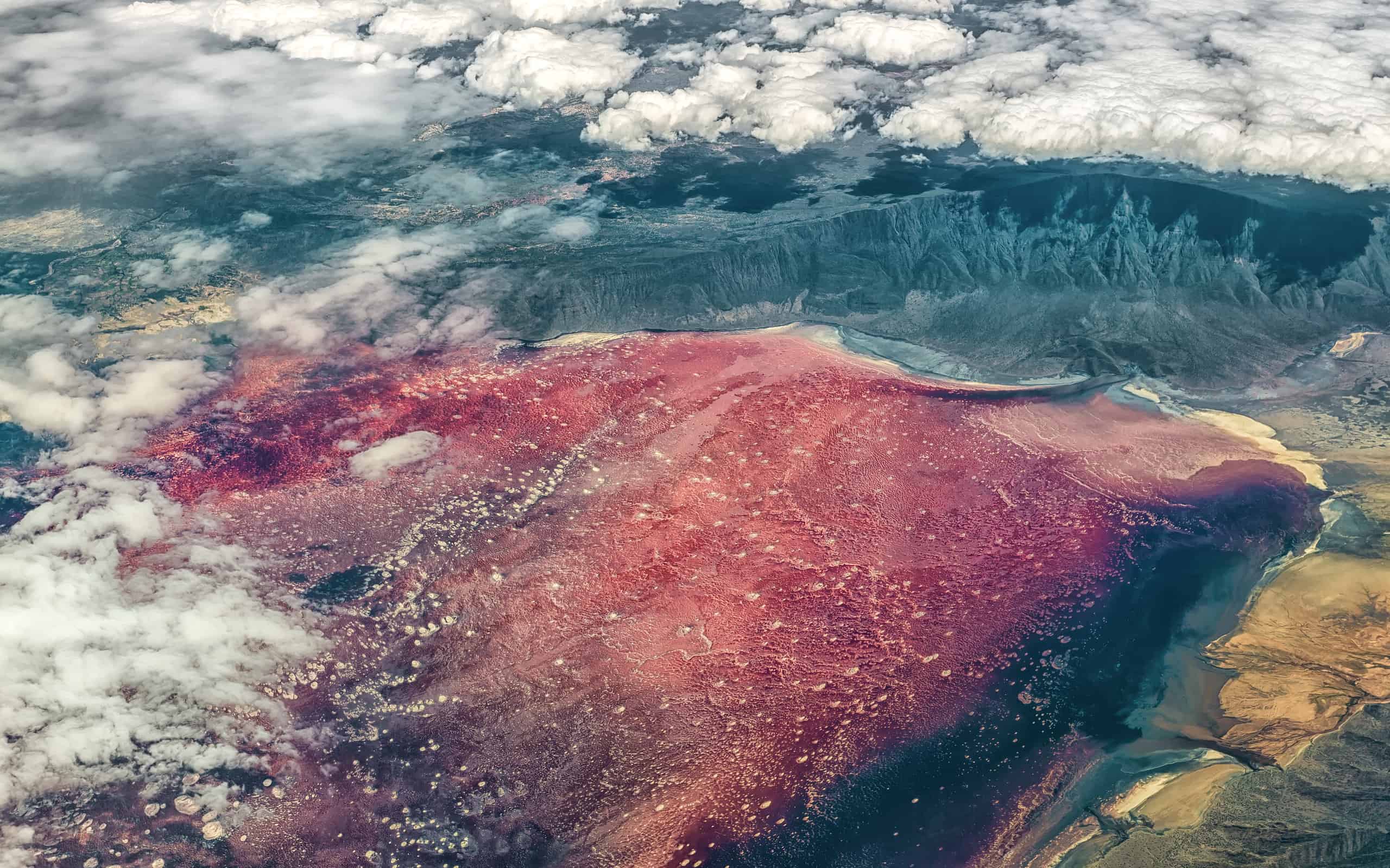 12 of the Creepiest Lakes in the World