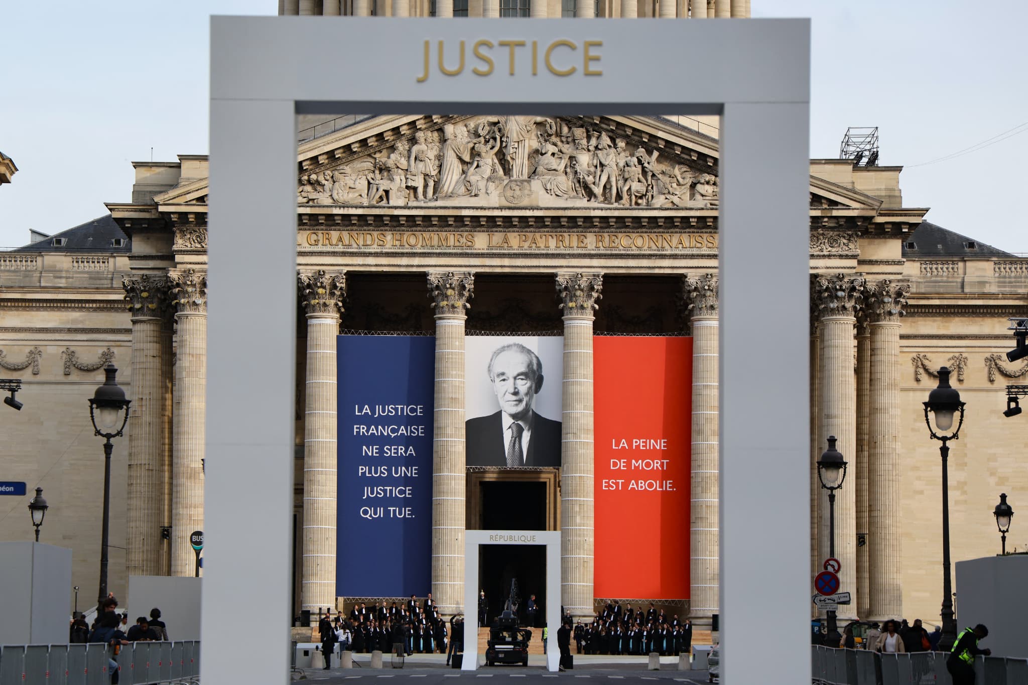 Robert Badinter au Panthéon: l’histoire d’un homme et de ses combats ...