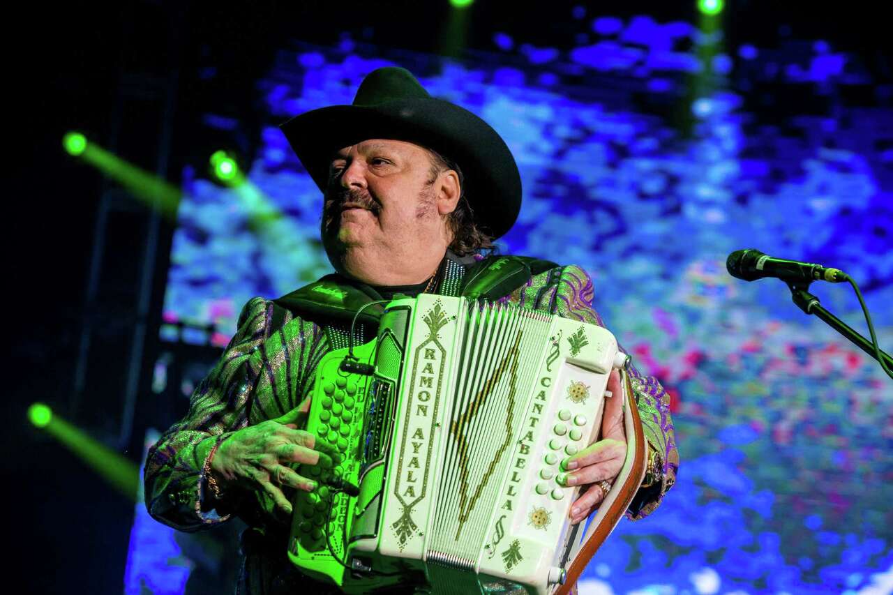 Houston radio news: 93.3 FM flips from sports to regional Mexican