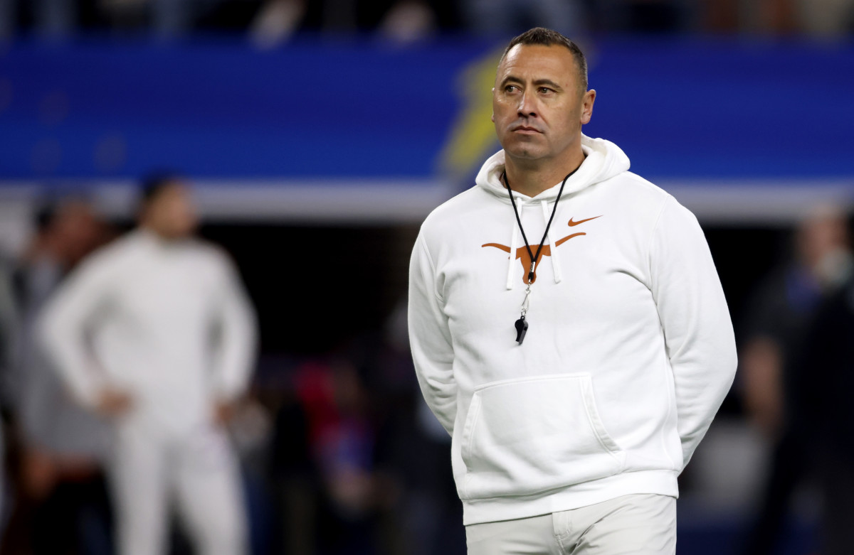 Texas Longhorns face competition for 5-star WR Easton Royal amid ...