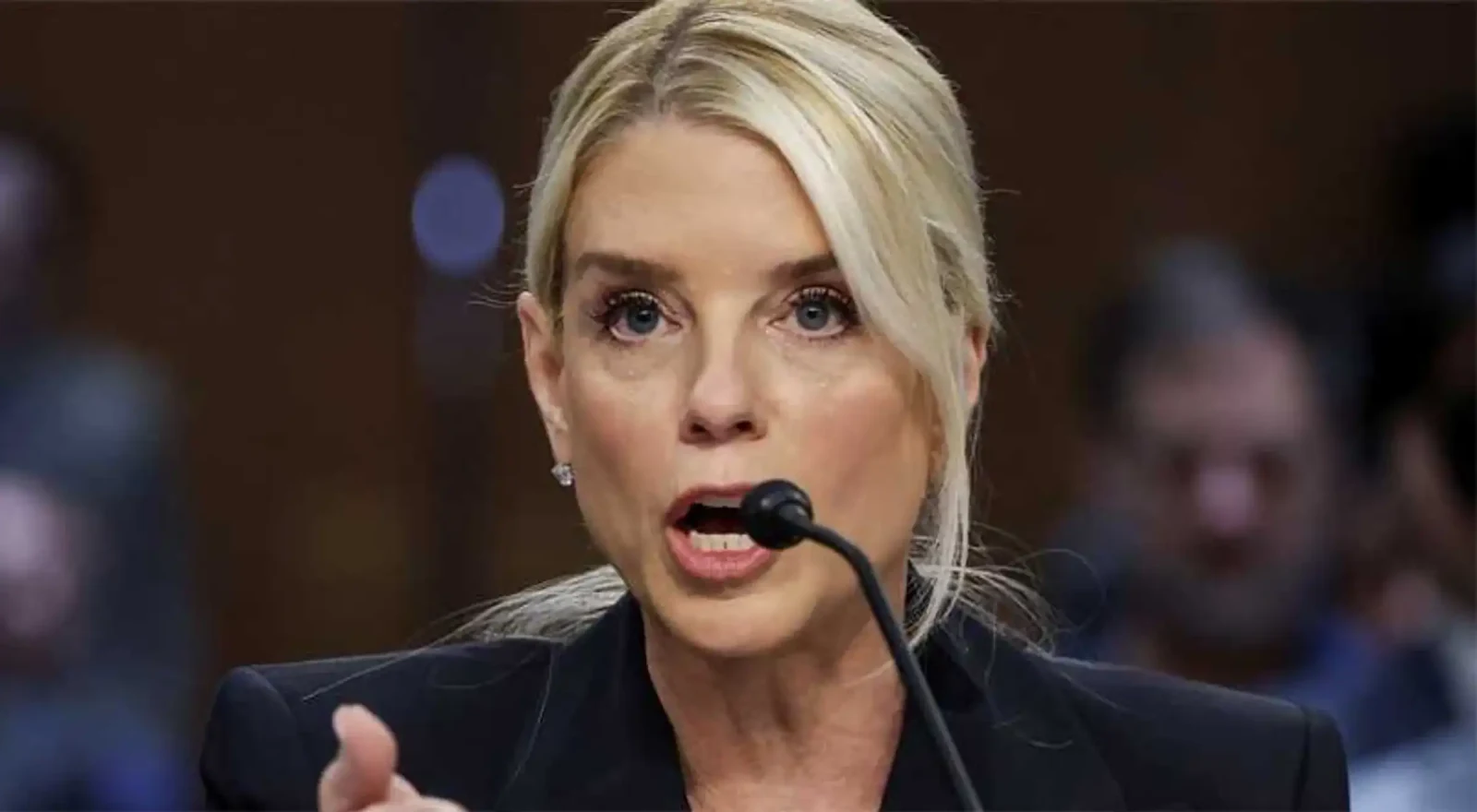 MSNBC reporter slams attorney general for dodging questions on $50K ...