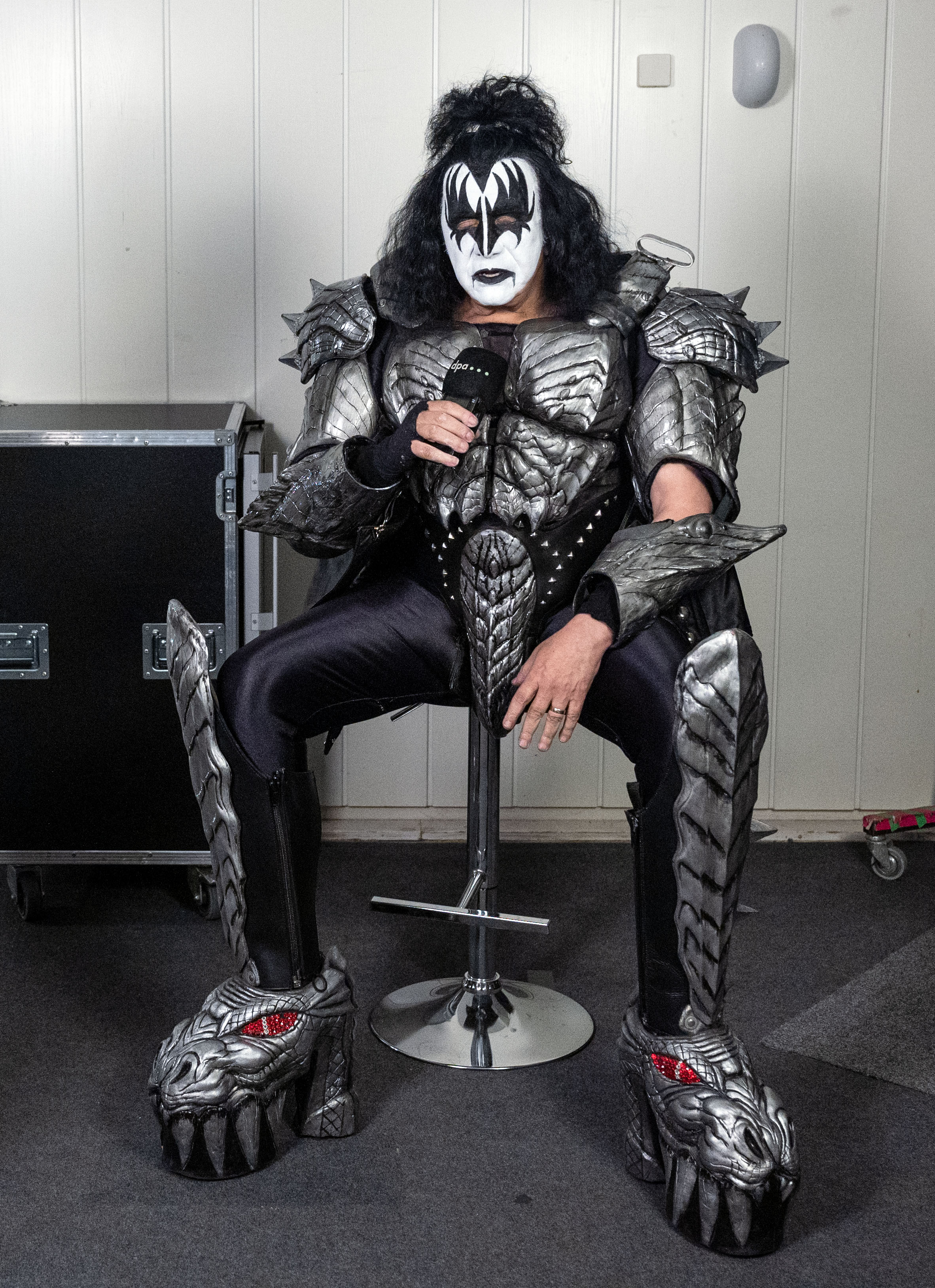 Rock legend Gene Simmons hospitalized after passing out behind wheel ...