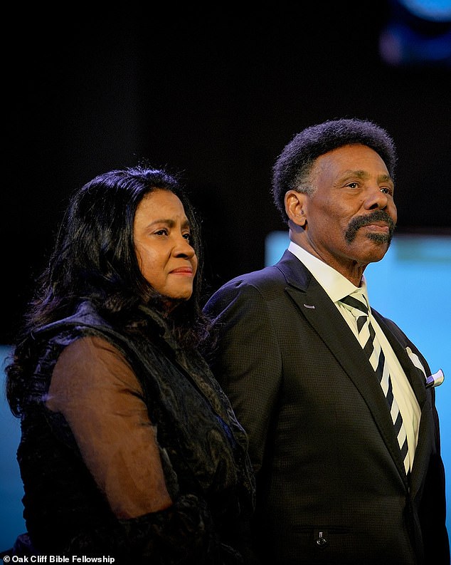 Megachurch pastor mysteriously returns to ministry after resigning over ...