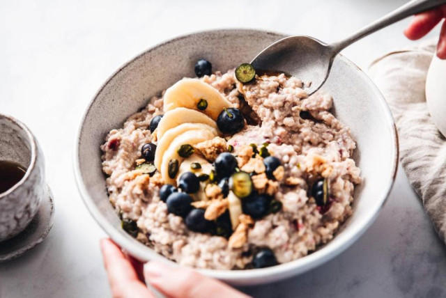 ¿Cómo se debe preparar avena para el desayuno correctamente? La receta ...