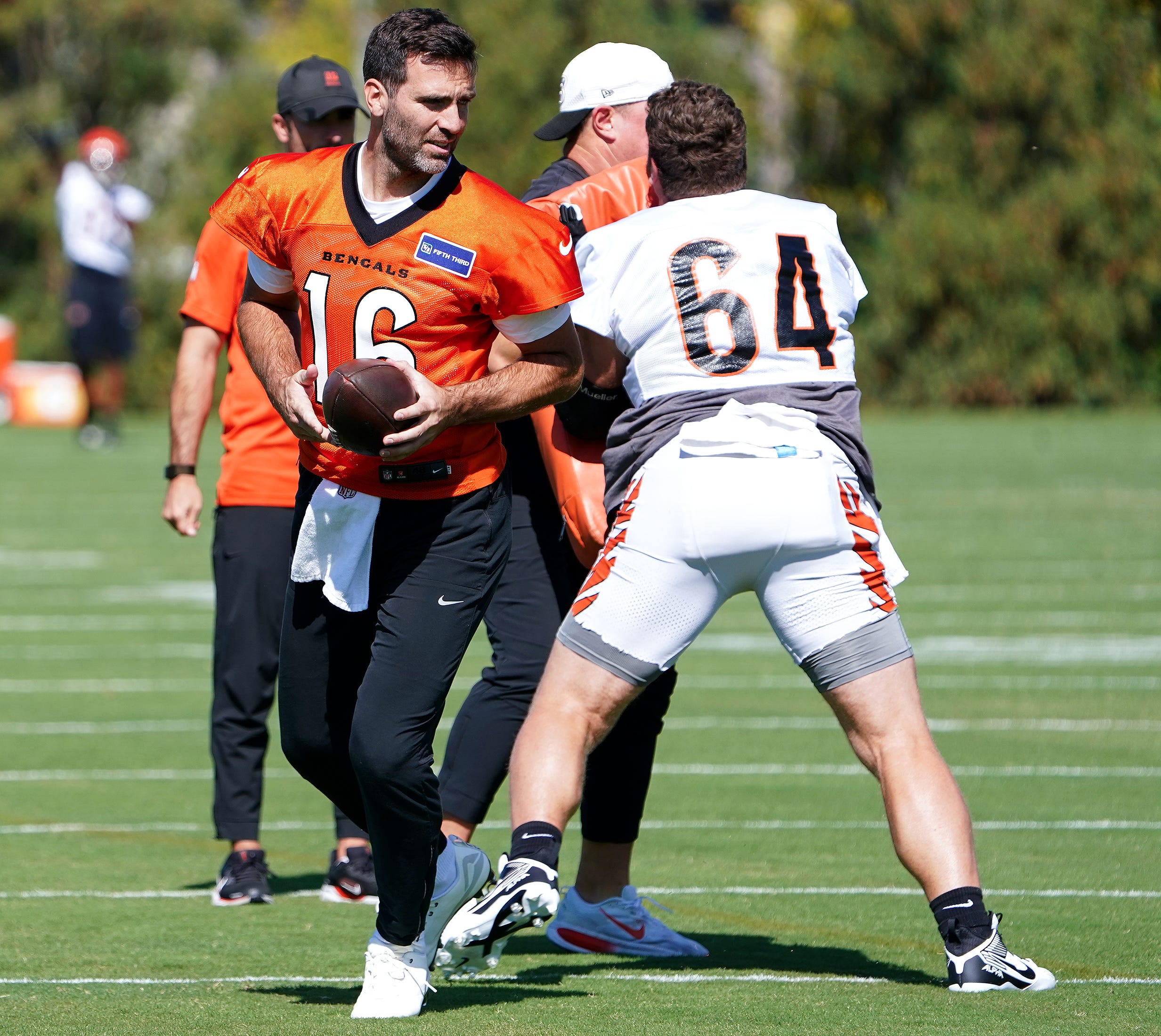 How the Bengals' offensive line is preparing to block for new QB Joe Flacco