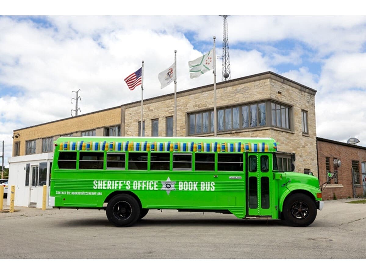 Cook County Sheriff's 'Book Bus' To Hit Road, Bring Reading To ...
