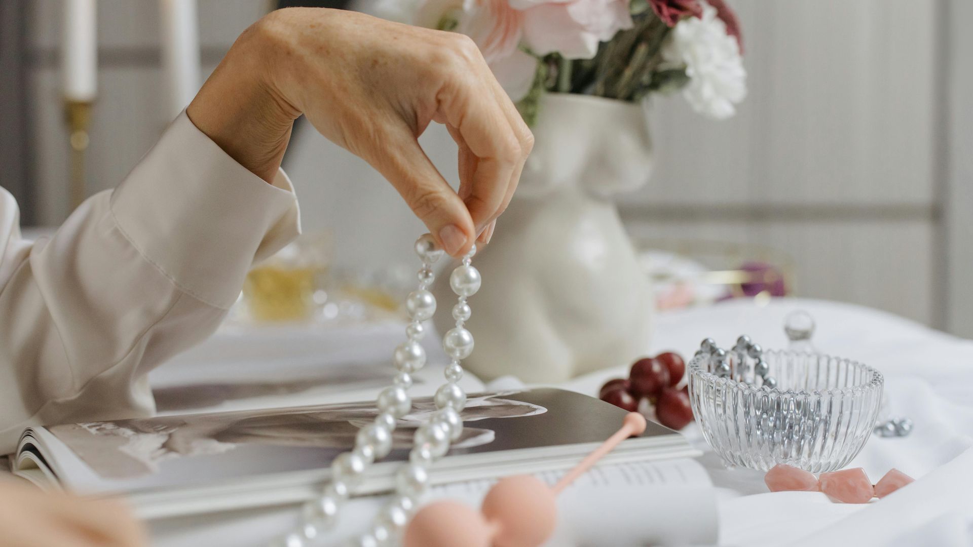 10 Signs You’re Over-Accessorizing & 10 Signs You’re Doing It Right