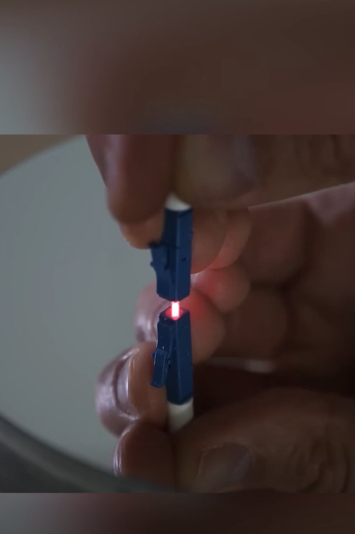 Reflecting a laser into itself
