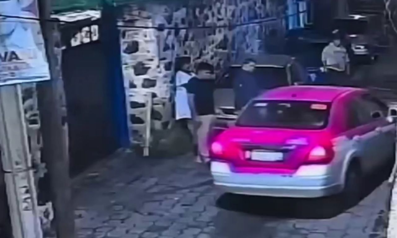 Taxista atropella a vecinos que le reclamaron por bloquear entrada de ...