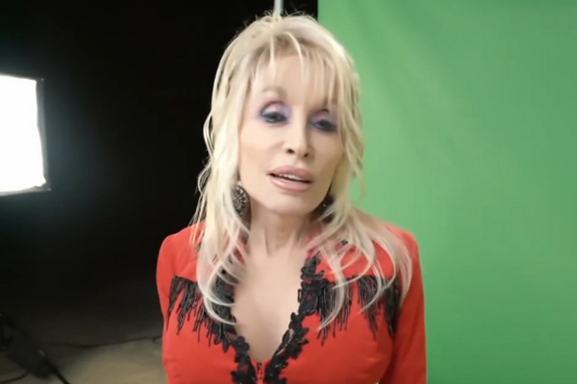 Dolly Parton four-word health update after sister 'up all night praying'