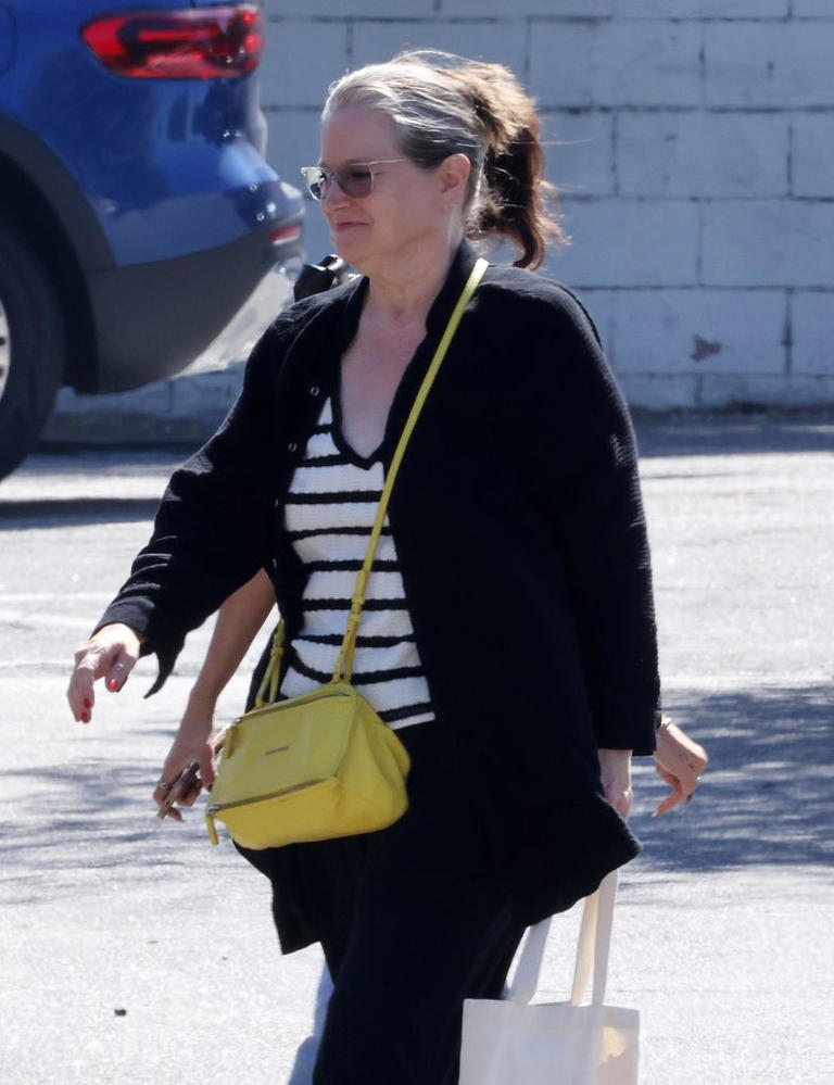 Bridget Fonda showcases incredible 75-lb weight loss transformation in ...