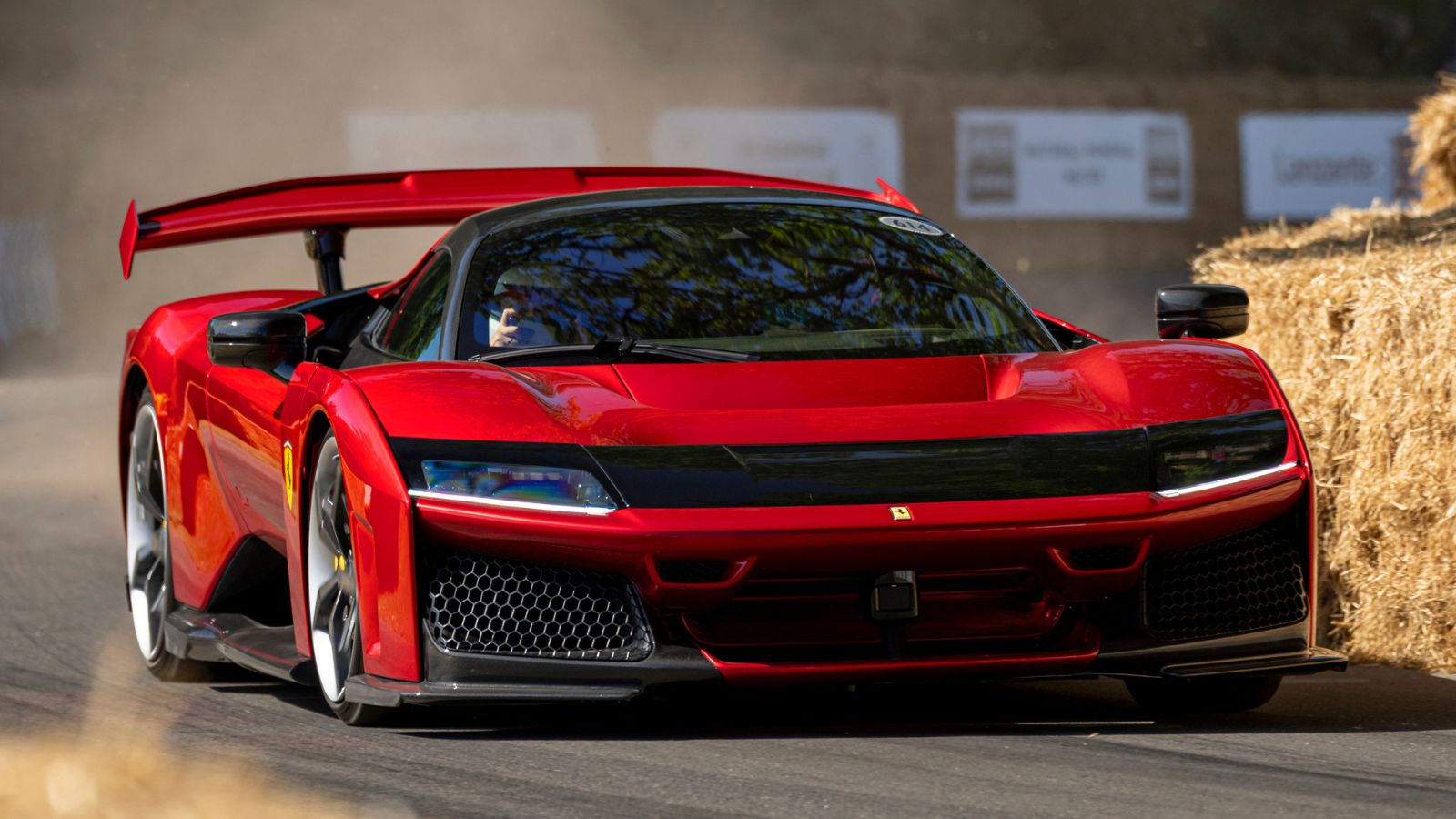 Zlatan Ibrahimovic s’offre la nouvelle Ferrari F80, un cadeau à 3,6 ...