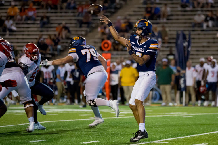 UTEP football finds new offensive depths against Liberty as Miners drop ...