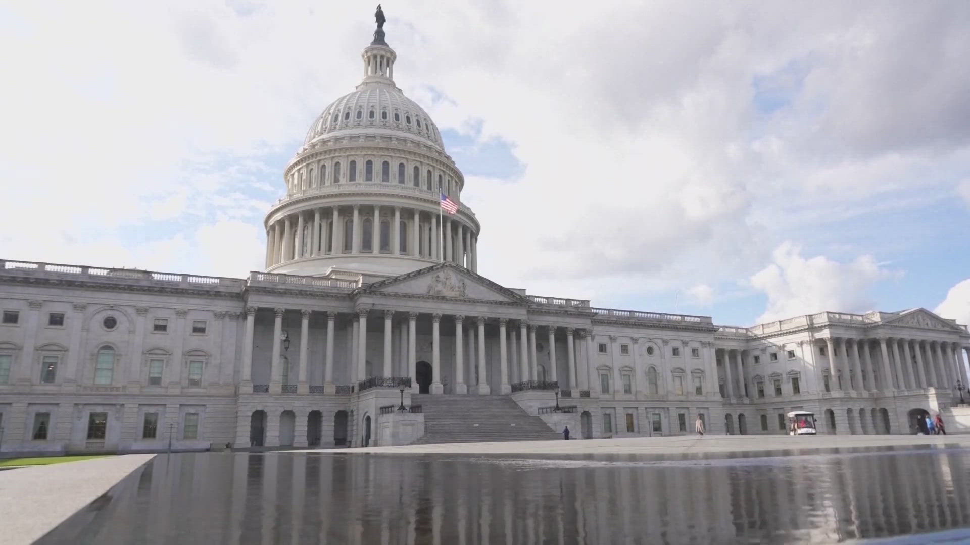 Federal unions push for an end to government shutdown