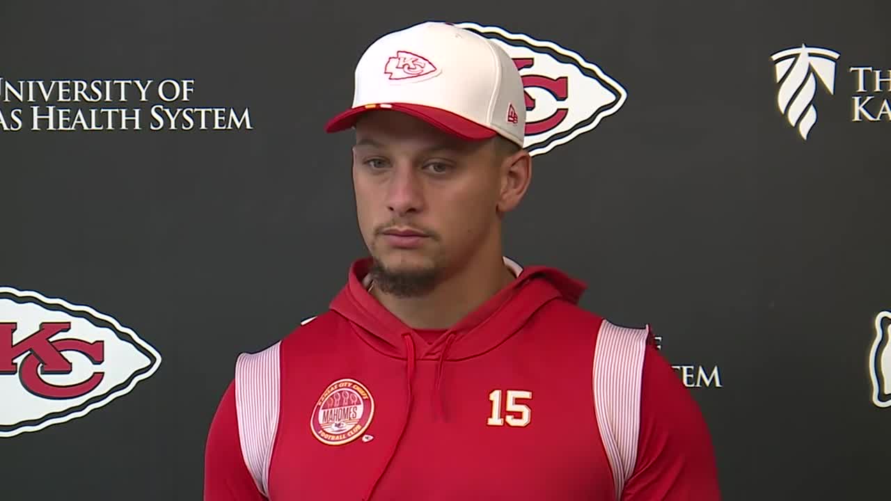 Chiefs QB Patrick Mahomes talks about being on social media